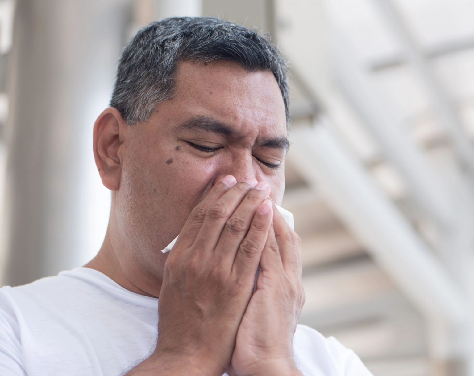 Flema con sangre: ¿Qué significa? ¿Es peligroso?